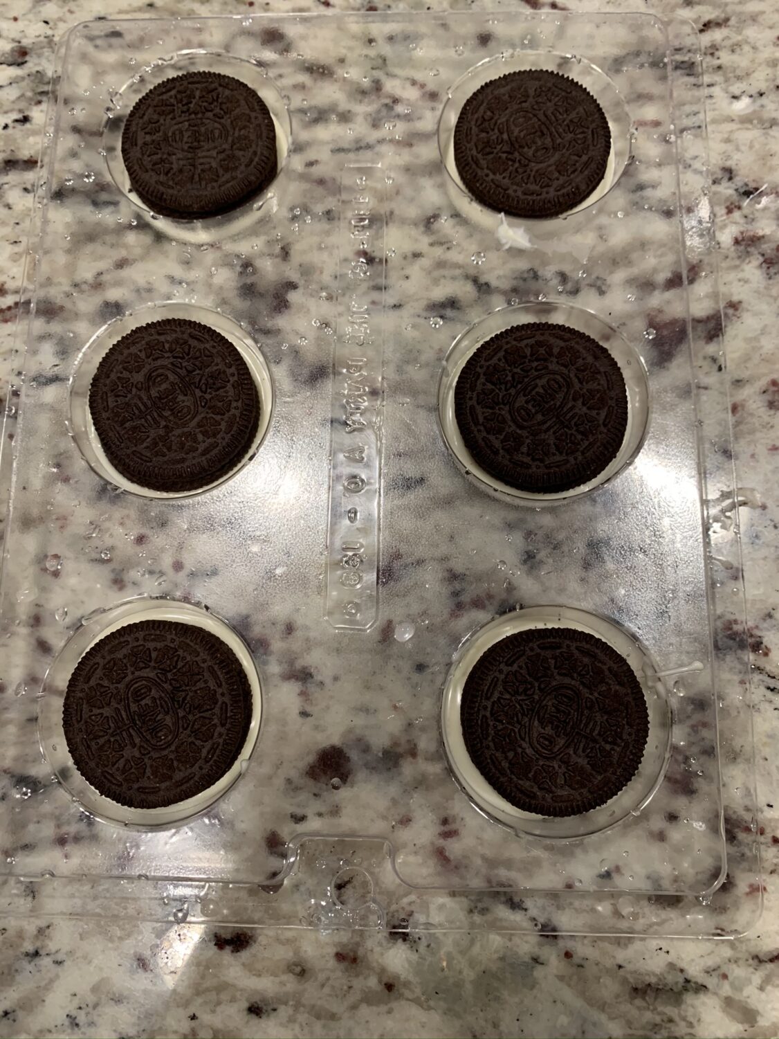 How To Make Chocolate Covered Oreos – Nhia Lee