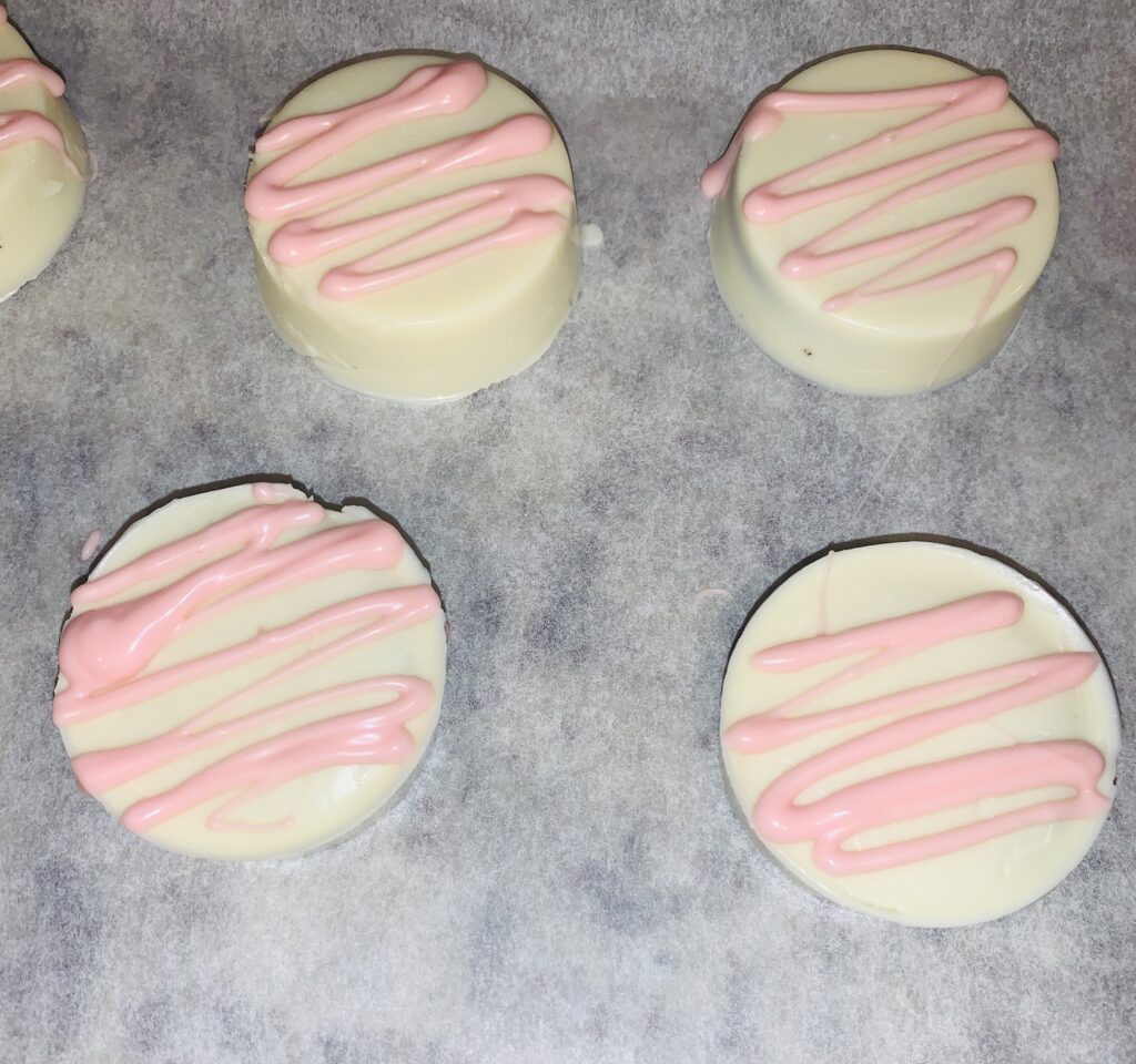 How To Make Chocolate Covered Oreos – Nhia Lee